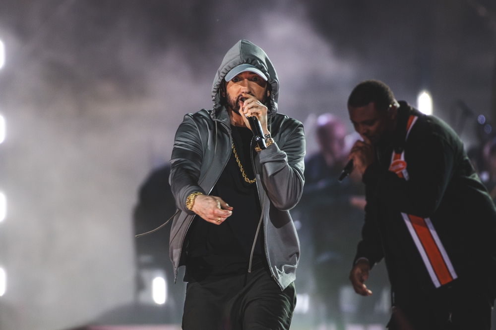 Lirik, Chord dan Makna Lagu Mockingbird - Eminem Rapper | SUPERLIVE
