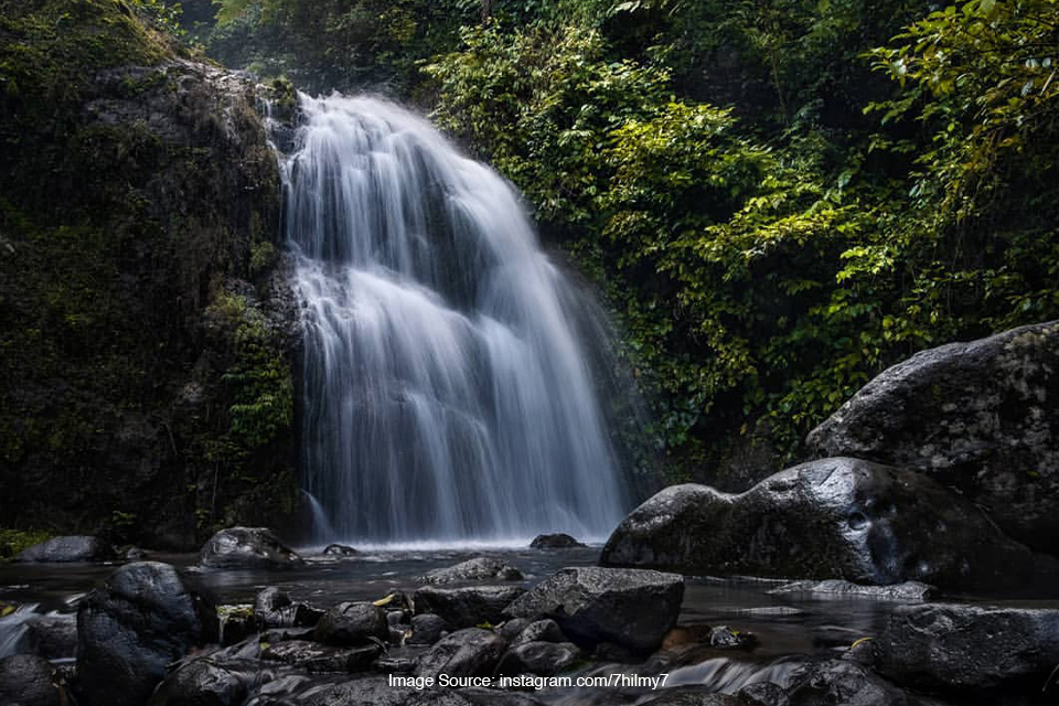 Curug Gorobog, Air Terjun Tiga Tingkat yang Asri di Sumedang | SUPERLIVE
