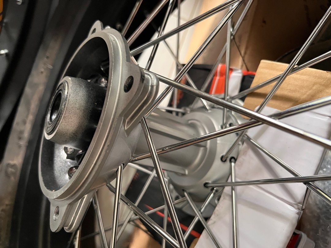 Kaki-Kaki Motor Supermoto Lo Bergoyang? Cek Hal-Hal Ini Sebelum Ke ...