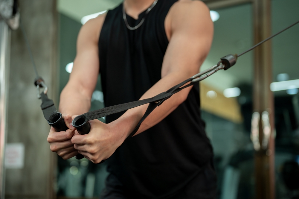10 Alat Latihan Bahu di Gym, Otot Makin Kuat! | SUPERLIVE