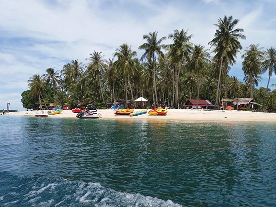 Healing di Pulau Pasumpahan, Bisa Bebas Camping dan Snorkeling Sampai ...