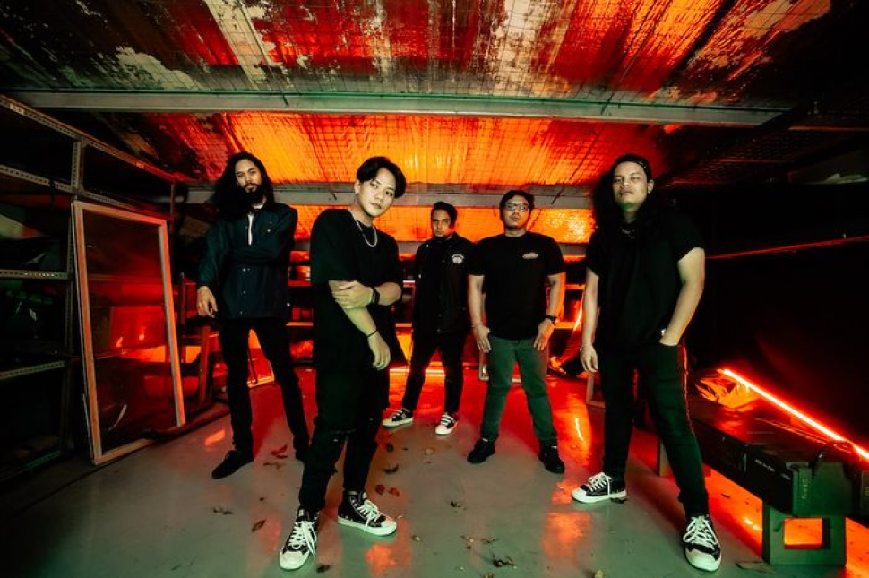 Divide Hadirkan Warna Musik Baru Lewat “Selamatkan Aku” | SUPERLIVE