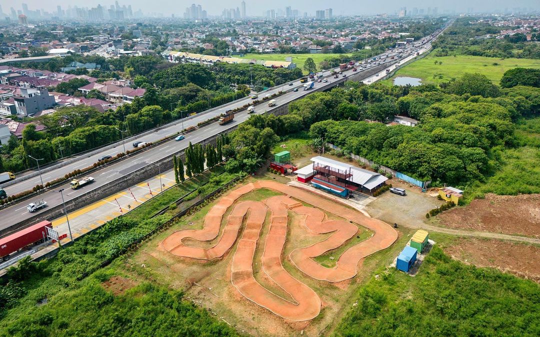 Ini Trek RC Kelas Dunia di Indonesia? | SUPERLIVE