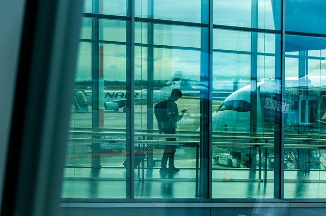 Tips yang Bisa Lo Ikuti saat Pertama Kali Naik Pesawat | SUPERLIVE