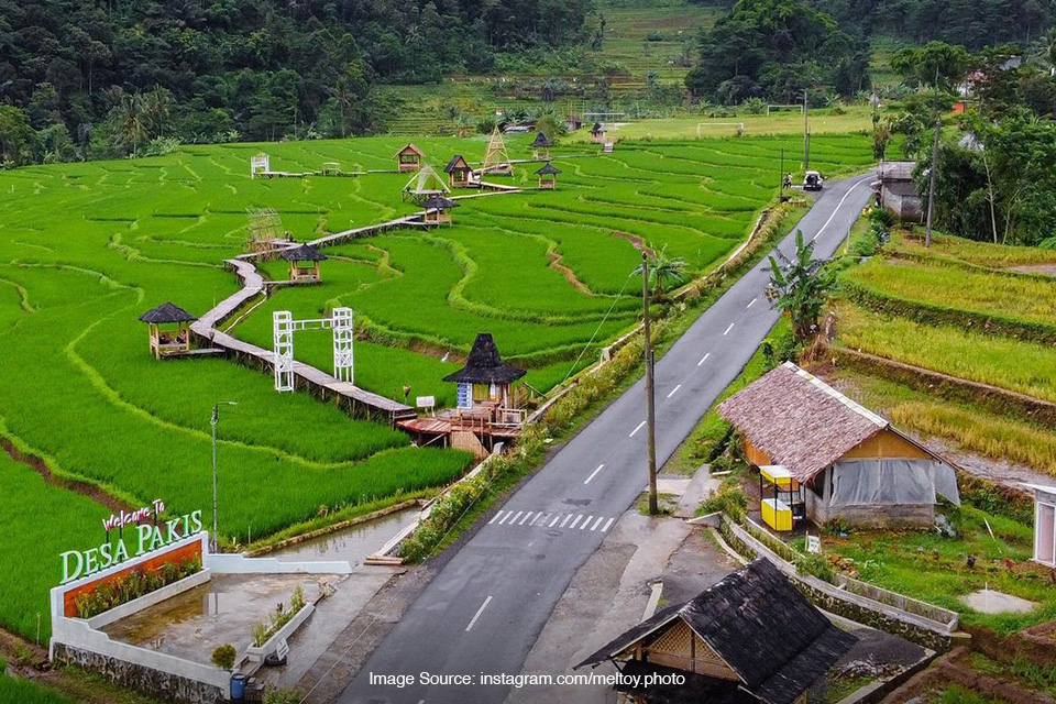 Momen Traveling ke Desa Pakis, Bisa Gowes Tipis-tipis Biar Gratis ...