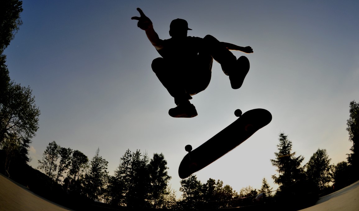 Kickflip vs Heelflip? Skater Perlu Pelajari Trik Ini! | SUPERLIVE