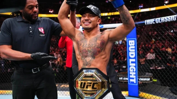 Sejarah Baru Tercipta! Joshua Van Sukses Jadi Juara UFC Pertama dari ...