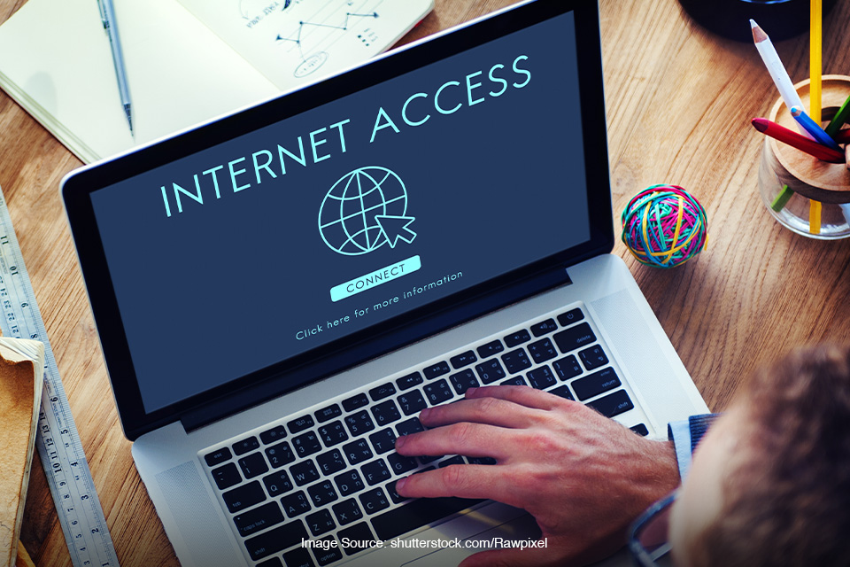 Cara Mengakses Internet di Luar Negeri, Traveler Harus Tahu! | SUPERLIVE