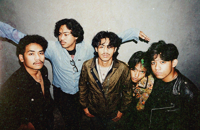 The Seekers Rilis Debut Single Berjudul “Paper Bullets” | SUPERLIVE