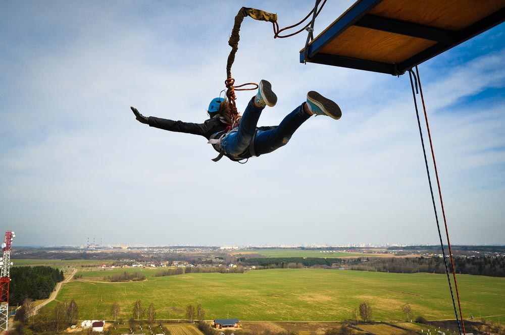 5 Tempat Bungee Jumping Paling Ekstrim di Indonesia | SUPERLIVE