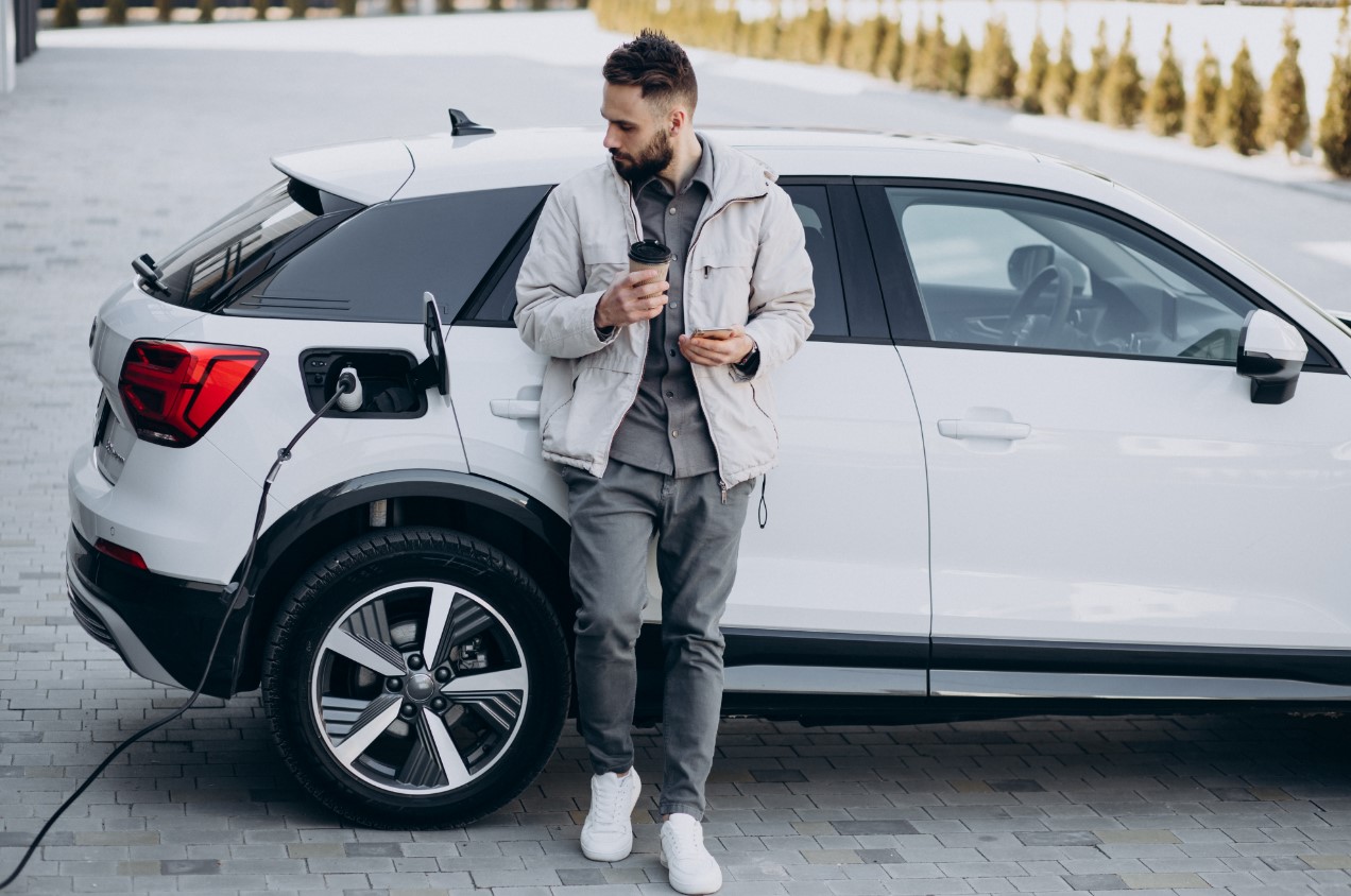 Emangnya Mobil Listrik Bisa Awet? | SUPERLIVE