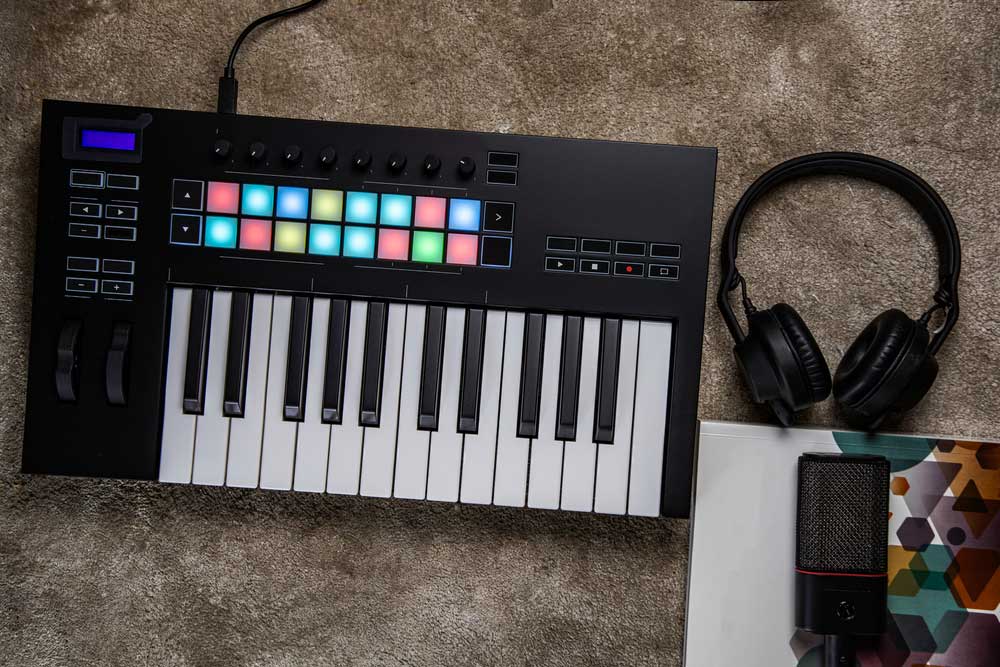Mengenal MIDI Controller dan Fungsinya dalam Keyboard | SUPERLIVE