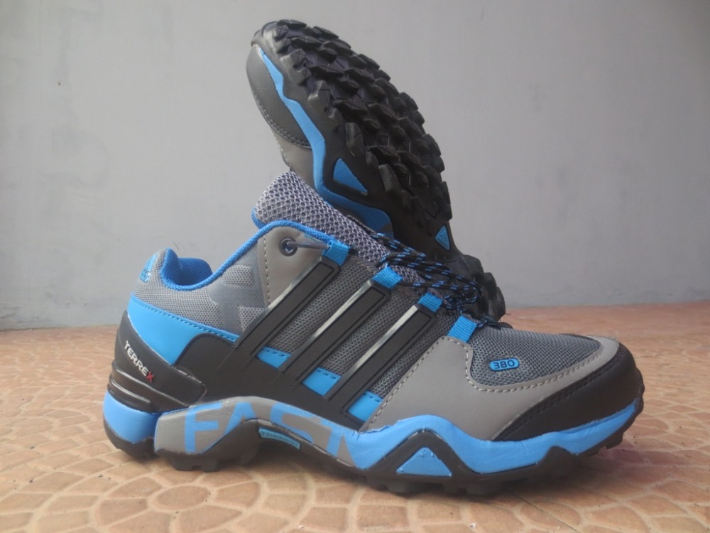 Gini Nih Penampakan Sol Sepatu Pendaki Gunung | SUPERLIVE