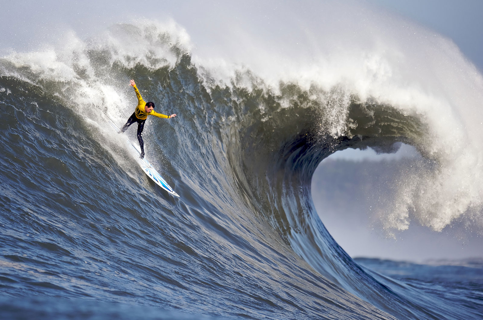 Big wave surfing and The Masters, Must Read! | SUPERLIVE