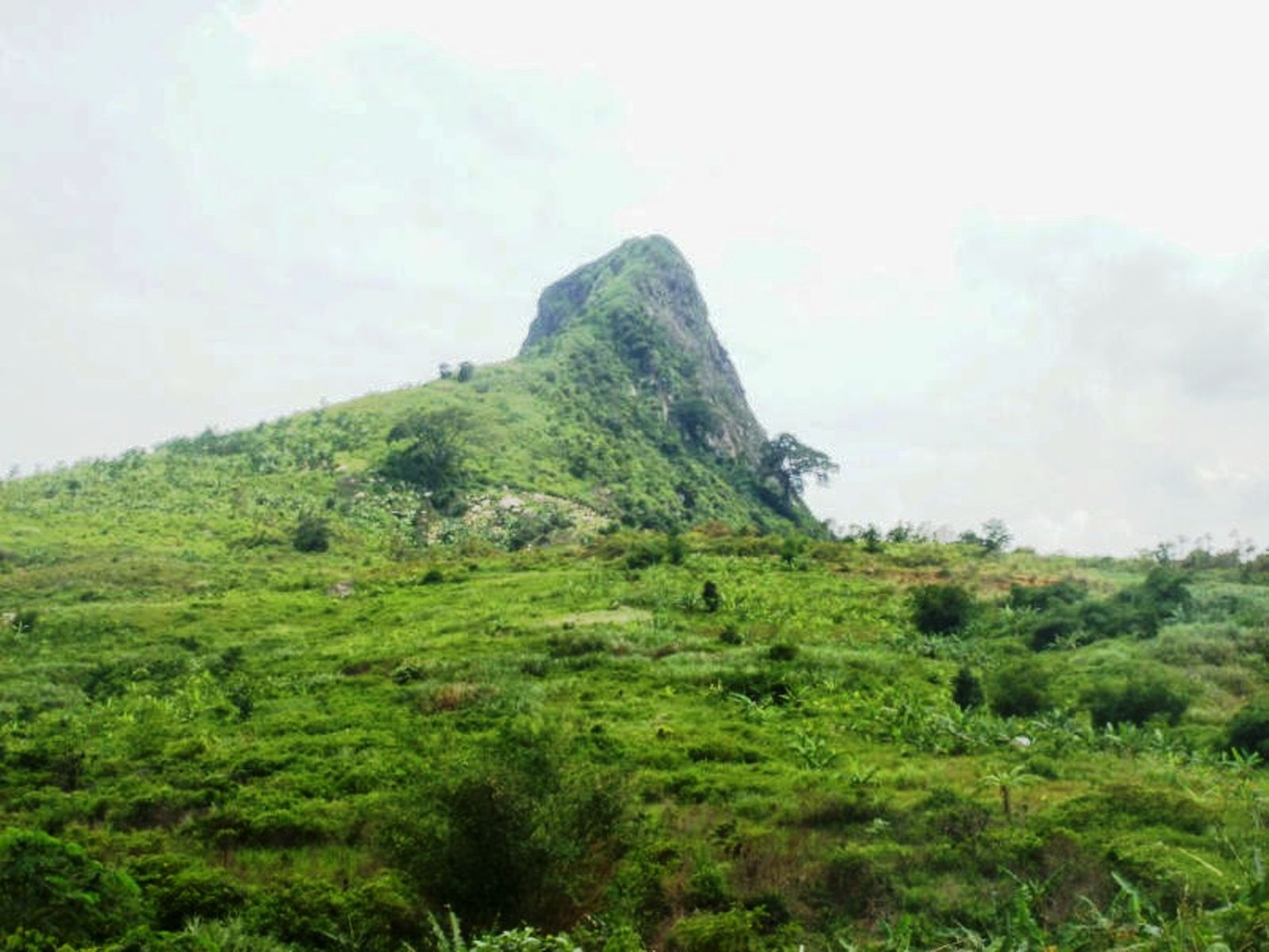 Hiking di Gunung Batu yang Bikin Gemes | SUPERLIVE