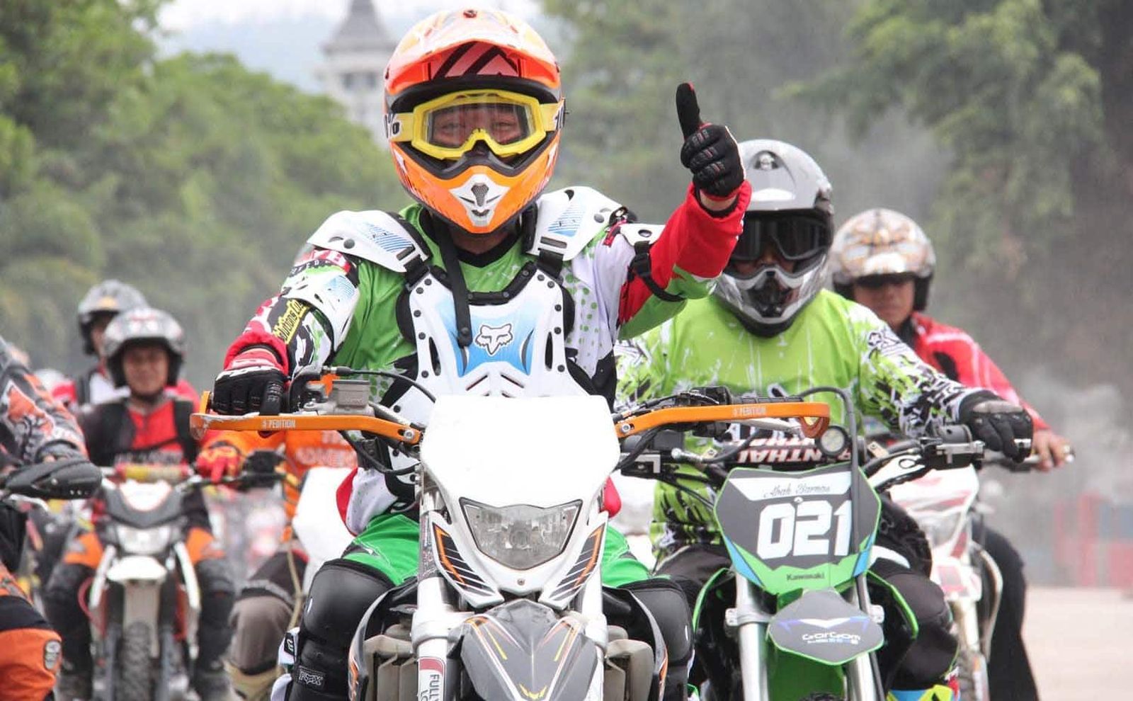 Teknik Jitu untuk Melajukan Motor Trail | SUPERLIVE