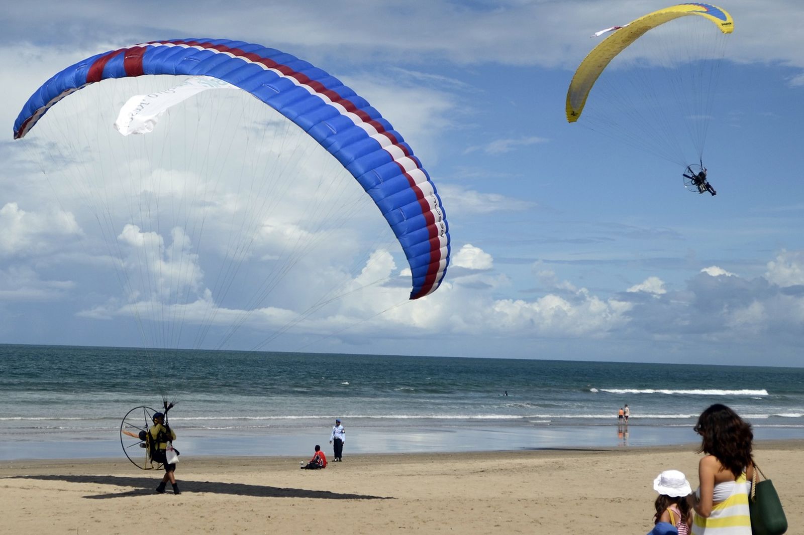 Paragliding dengan Motor | SUPERLIVE