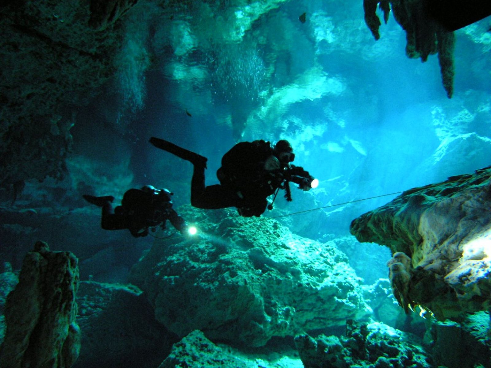 Inilah Spot Cave Diving Paling Asik, Bro | SUPERLIVE