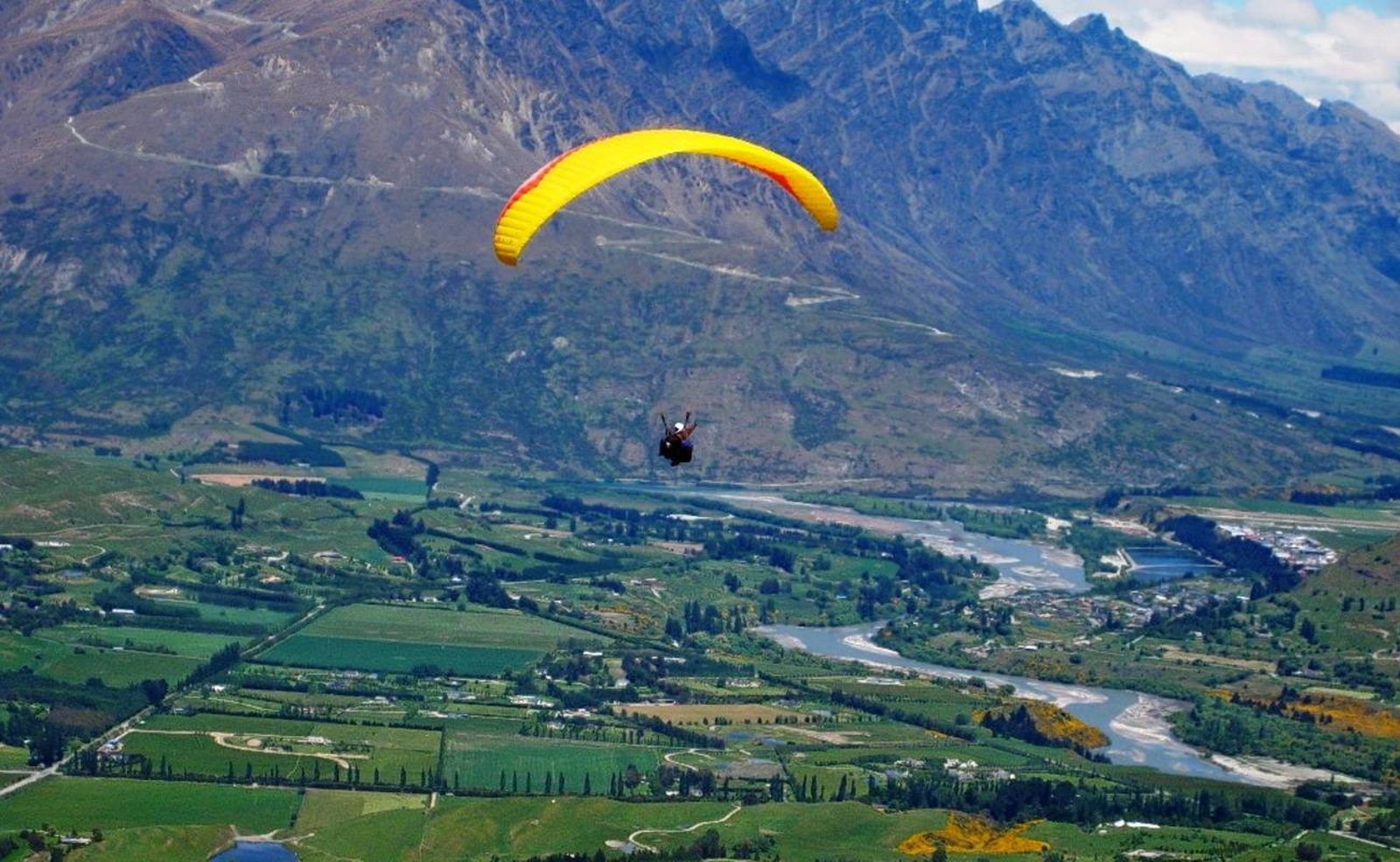 Memandang Keindahan Himalaya dengan Paragliding | SUPERLIVE