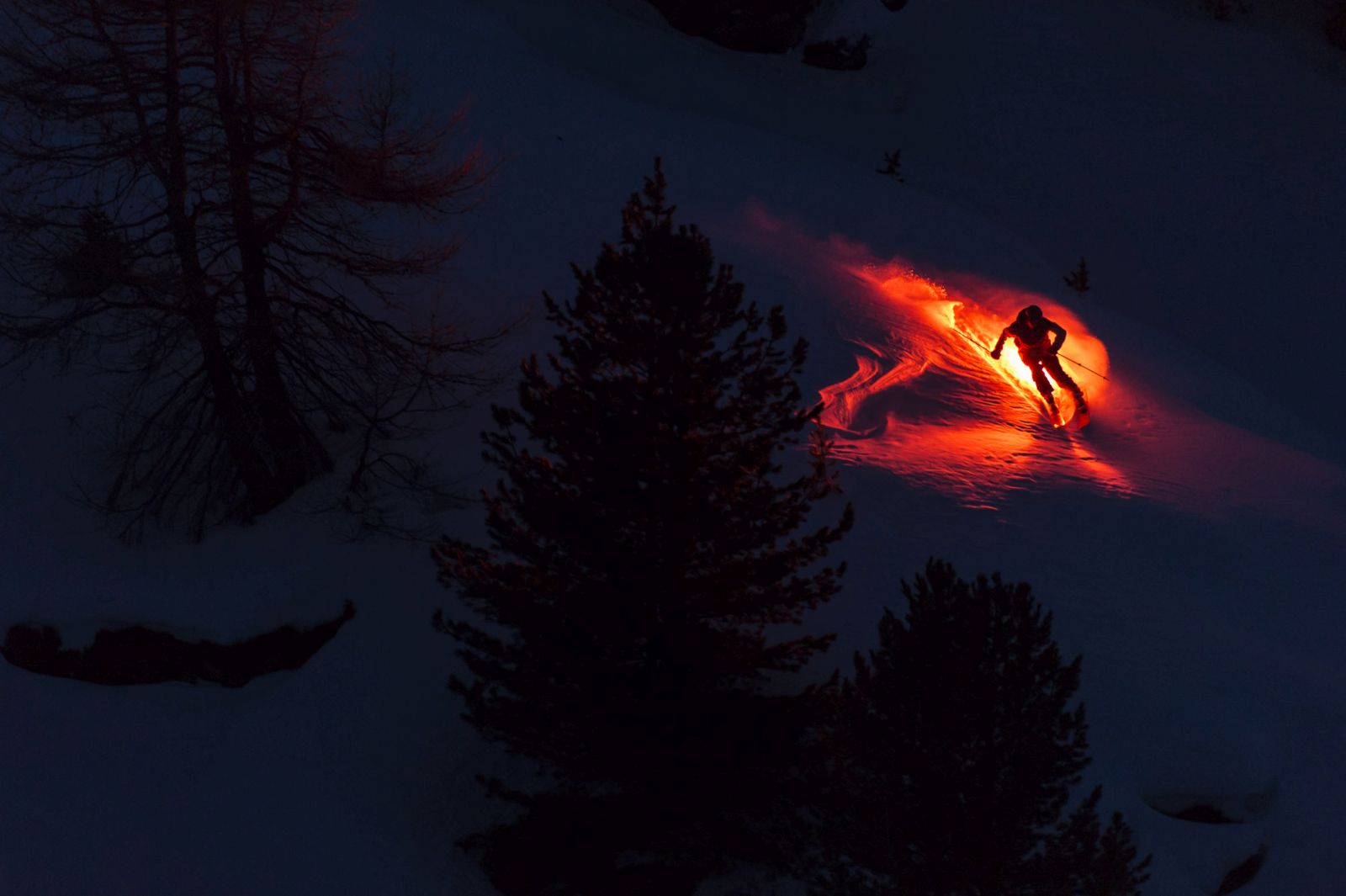 Torched Skiing, Main Ski Pakai Obor di Swiss, Nih, Bro! | SUPERLIVE