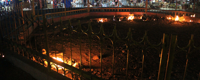 5 Wisata Api Abadi di Indonesia yang Gak Kalah Keren dari Mrapen | SUPERLIVE