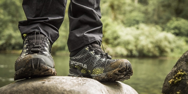 4 Tips Menentukan Sepatu Khusus untuk Mendaki Gunung | SUPERLIVE