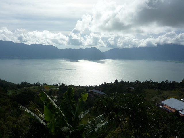 4 Fakta Serta Legenda Dibalik Keindahan Alam yang Ada di Danau Maninjau, Sumatera Barat! | SUPERLIVE