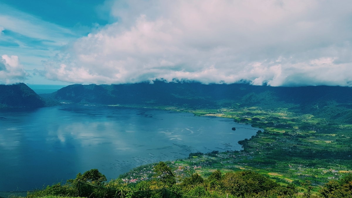 4 Fakta Serta Legenda Dibalik Keindahan Alam yang Ada di Danau Maninjau, Sumatera Barat! | SUPERLIVE