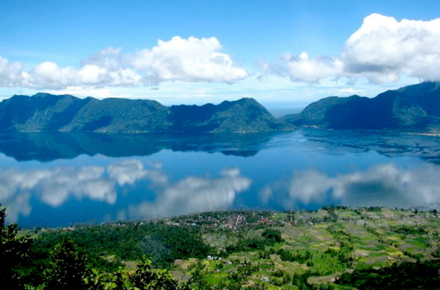4 Fakta Serta Legenda Dibalik Keindahan Alam yang Ada di Danau Maninjau, Sumatera Barat! | SUPERLIVE
