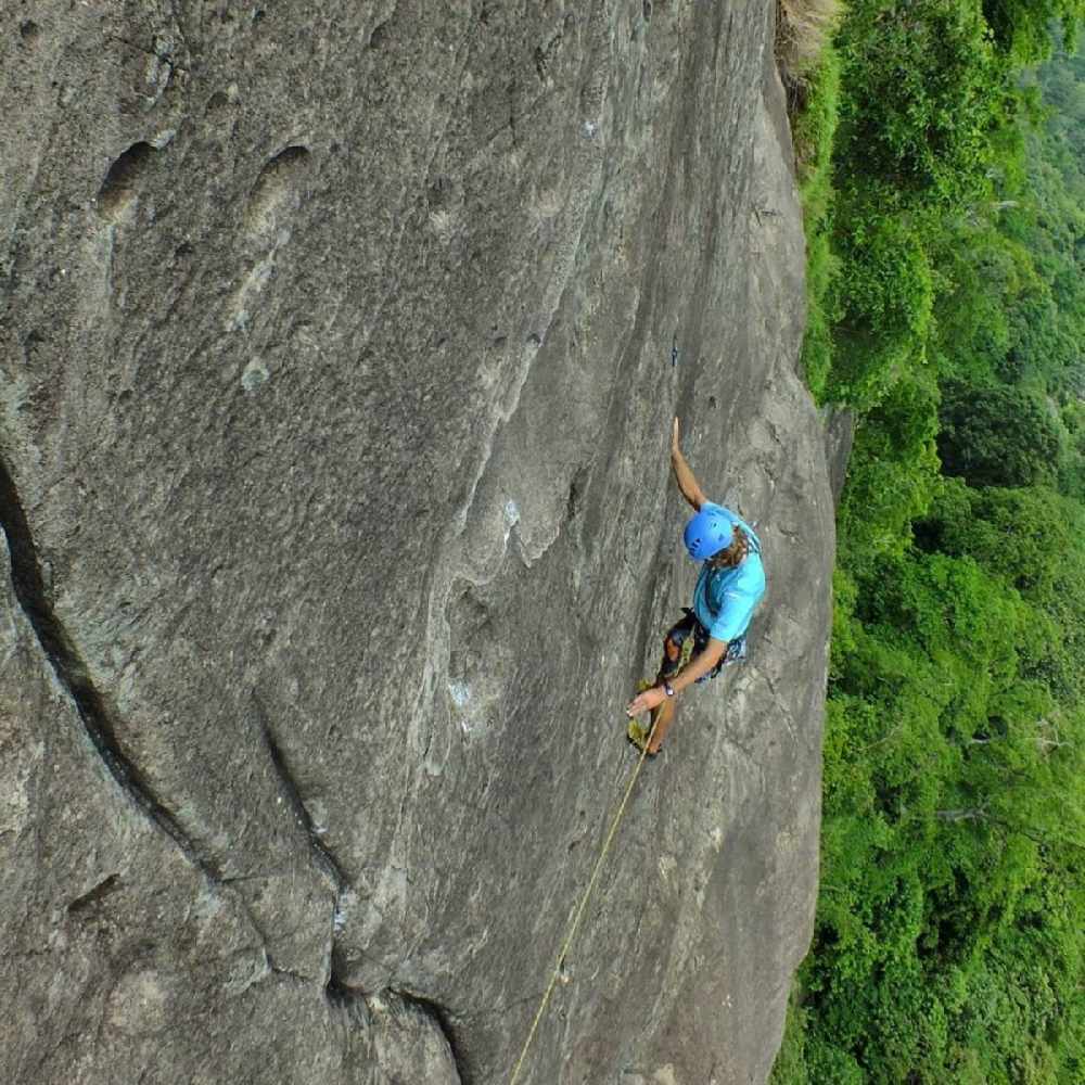 Ini Merupakan 5 Pilihan Spot Panjat Tebing di Indonesia yang Ekstrem ...