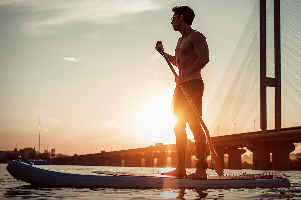 Jenis Papan Stand Up Paddleboard yang Wajib Lo Tahu | SUPERLIVE