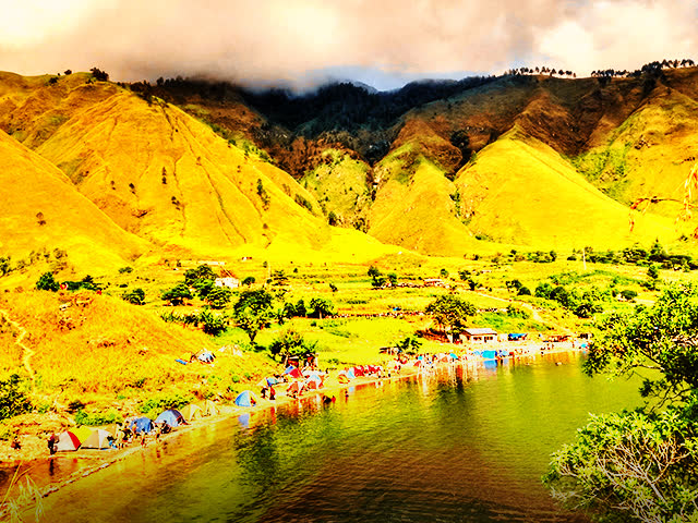 Lokasi Berkemah dengan Suguhan Pemandangan Danau Indah | SUPERLIVE