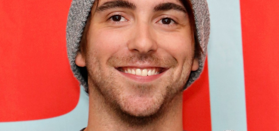 Alex Gaskarth ‘All Time Low’: Respect Female Fans | SUPERLIVE