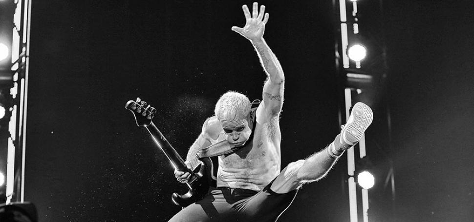 Flea: Bassist Iknois dan Nyentrik | SUPERLIVE