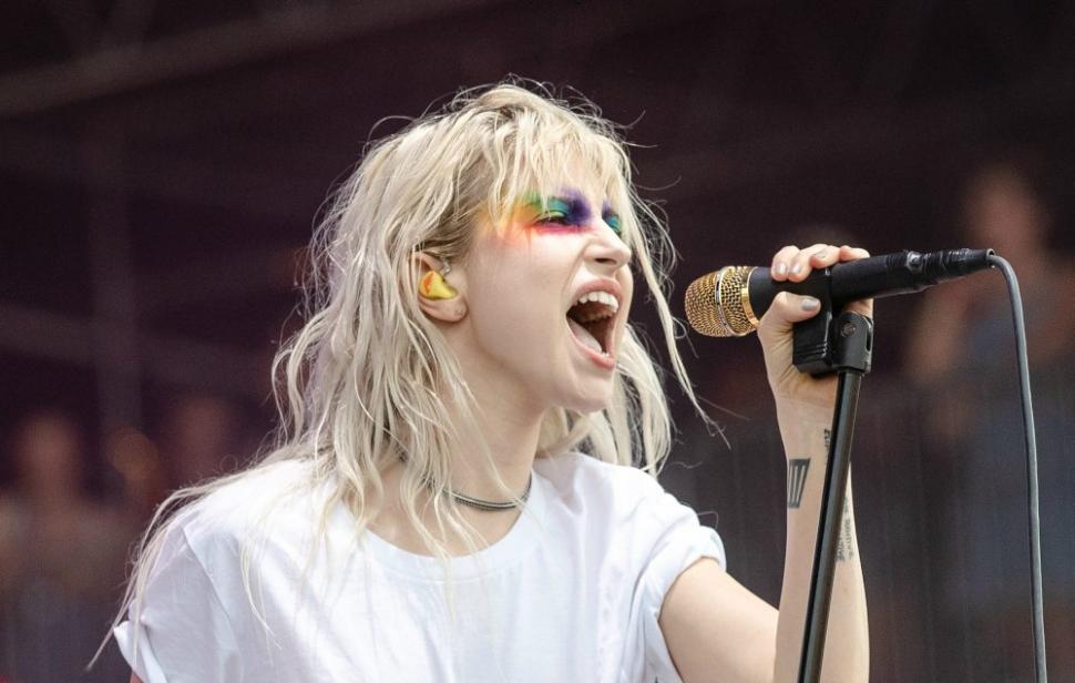 Hayley Williams Siap Luncurkan Materi Solo Terbarunya | SUPERLIVE