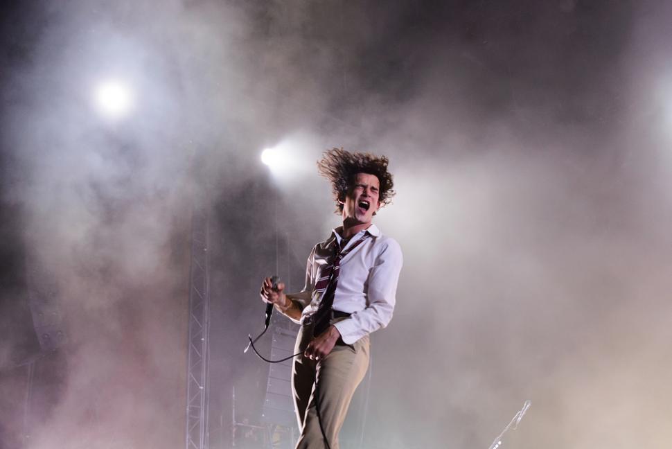 8 Lagu Sendu yang Cocok Didengarkan Saat Musim Hujan | SUPERLIVE